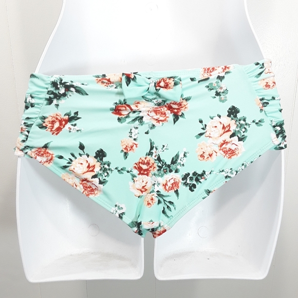 Hot Topic | Swim | Hot Topic Bow Back Floral Bikini Bottom | Poshmark